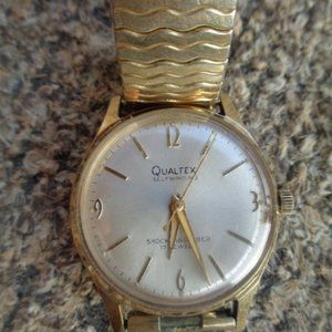 Vintage | Accessories | Vintage Qualtex Self Winding Serial 82 | Poshmark